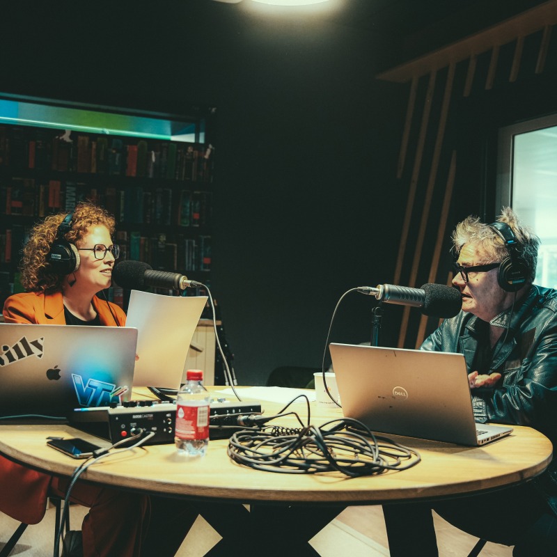 Luister naar de tweede aflevering van New Wave Stories: De Podcast met ... Luister naar de tweede aflevering van New Wave Stories: De Podcast met ...